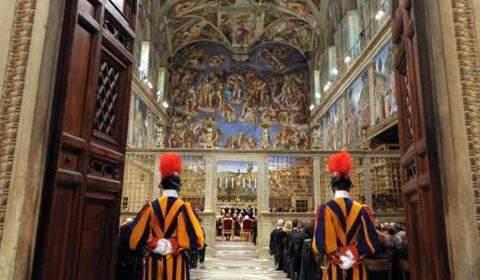 La transenna spostata della Sistina – Michelangelo Buonarroti è tornato